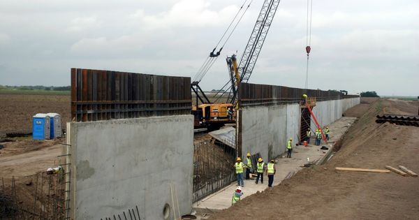 Now Trump Has A Way Better Wall, And He's Already Building It: This is ...