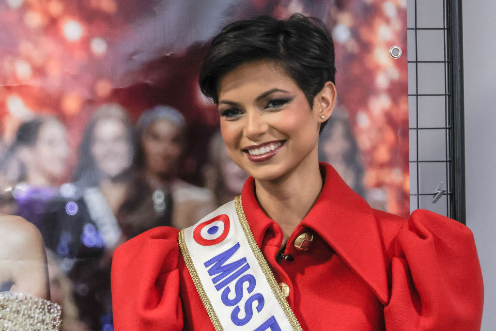 Miss France Winner Responds to Outrage Over Her 'Woke' Hairstyle: Miss ...