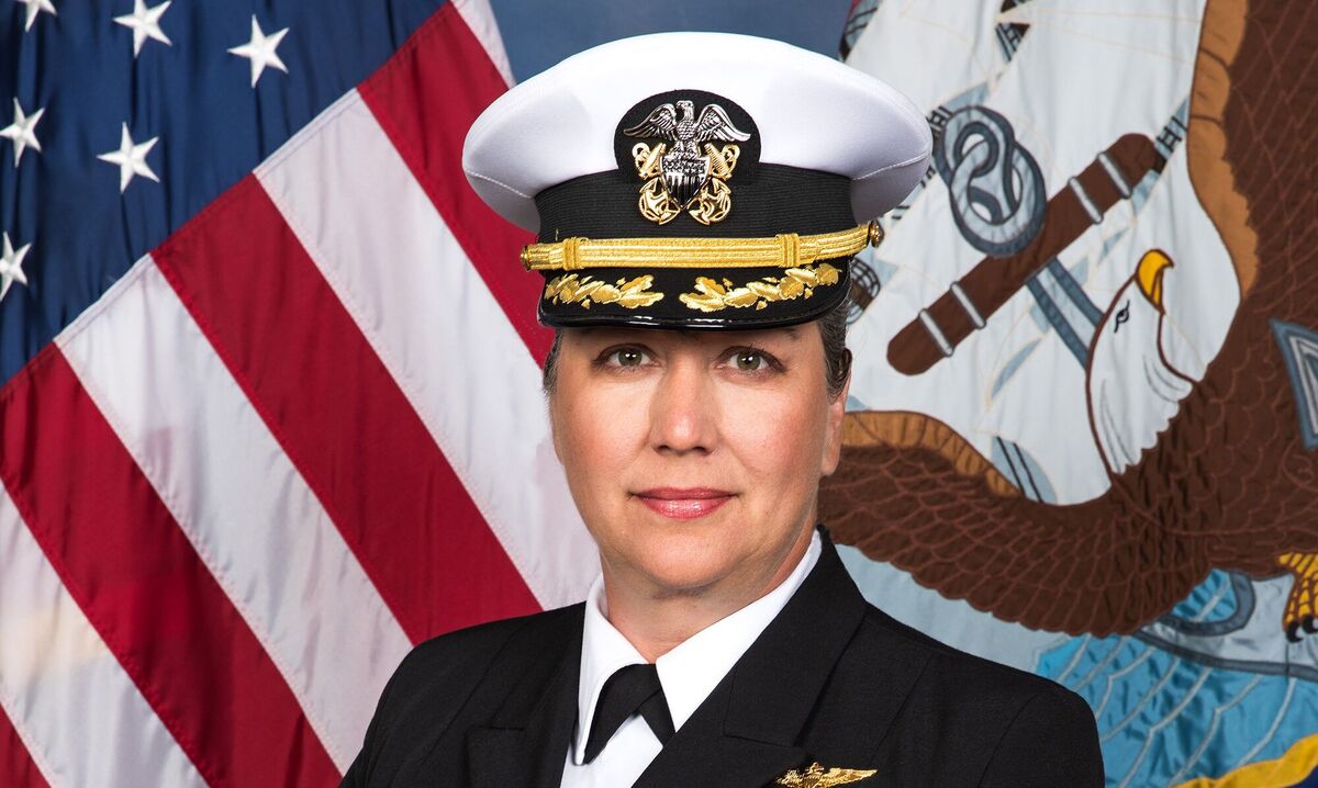 1st Female Commander takes Over at NAS Pensacola: US Navy appoints ...