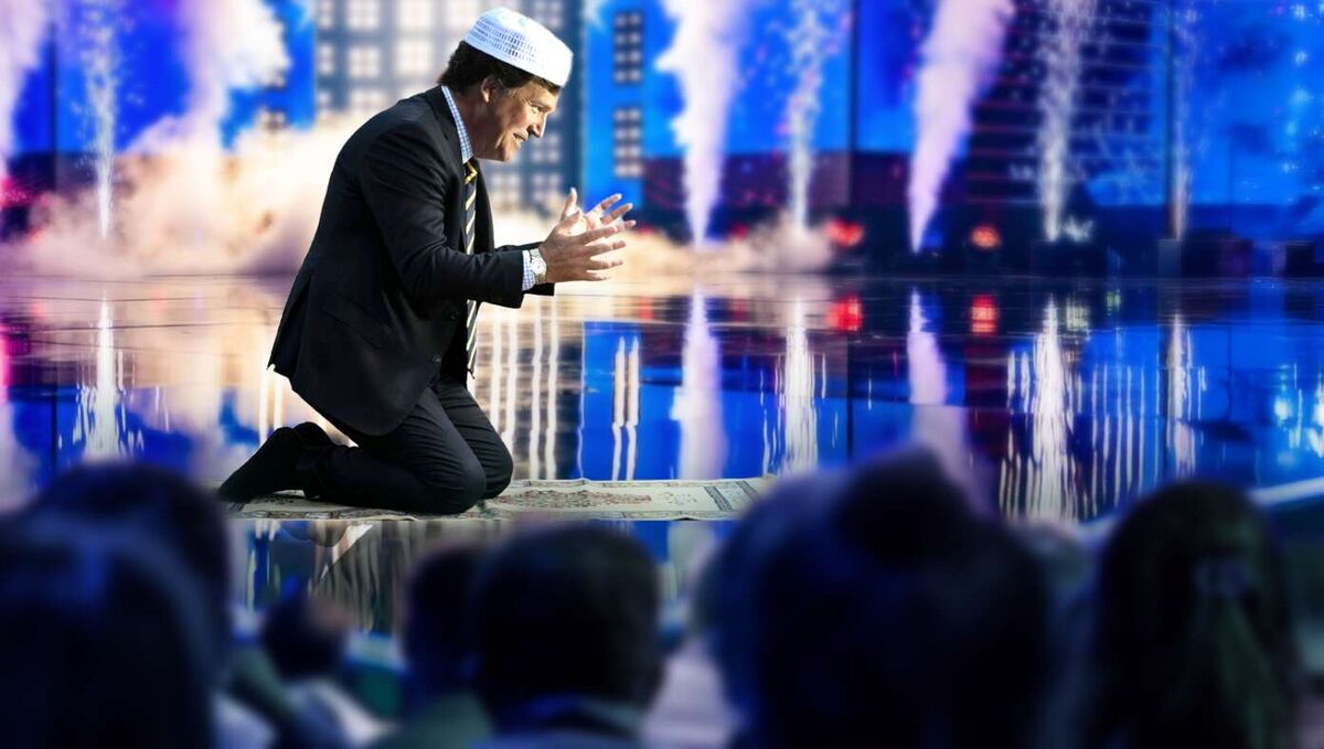 Tucker Carlson Interrupts Speech For Evening Prayer To Mecca: Tucker ...