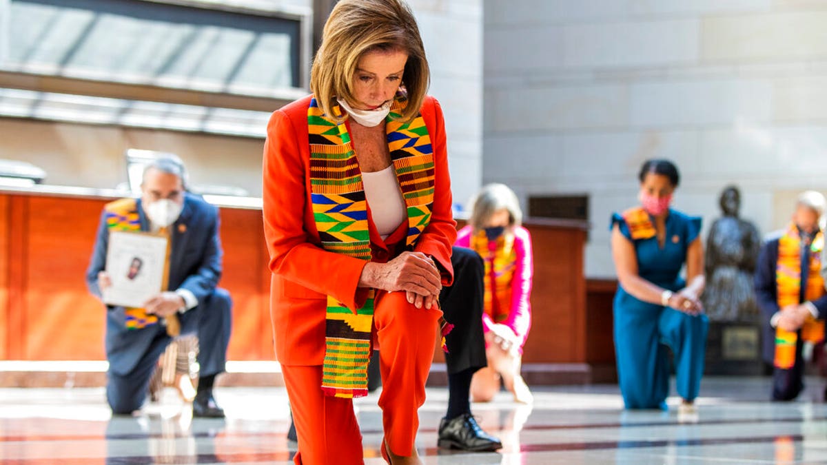 Disgusting democRATS... When the Republ-I-CAN-S asked for a moment of ...